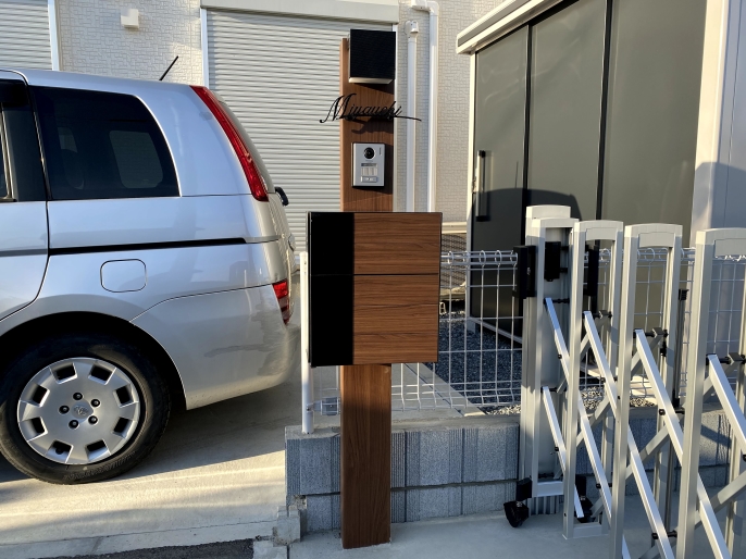 LIXIL FW機能門柱と三協アルミクロスゲートを取り付けました。«スタッフブログ«リーフガーデン （埼玉県越谷市）エクステリア・外構・お庭工事のブログ